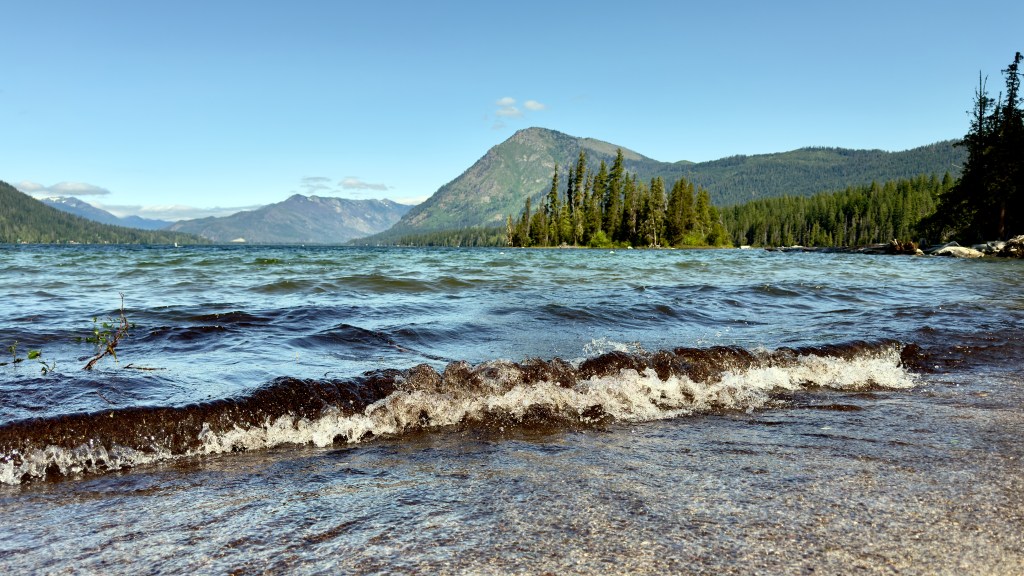 Lake Wenatchee, Washington - Paddle & Trails